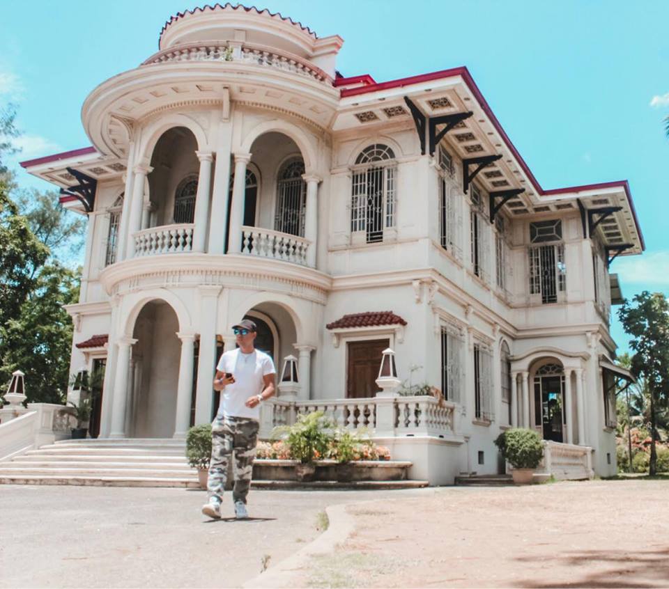 Molo Mansion: Mansion Turned Into Historic Gem - Travel Blogger ...